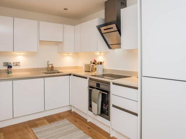 Apartment 1 Bedroom For Rent London London 4093 ES101841721