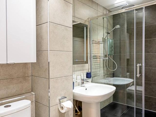Apartment 1 Bedroom For Rent London London 4166 ES102773001