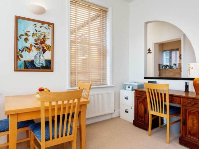 Apartment 1 Bedroom For Rent London London 4286 ES101848152