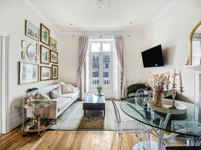 Apartment 1 Bedroom For Rent London London 4340 ELS86849043