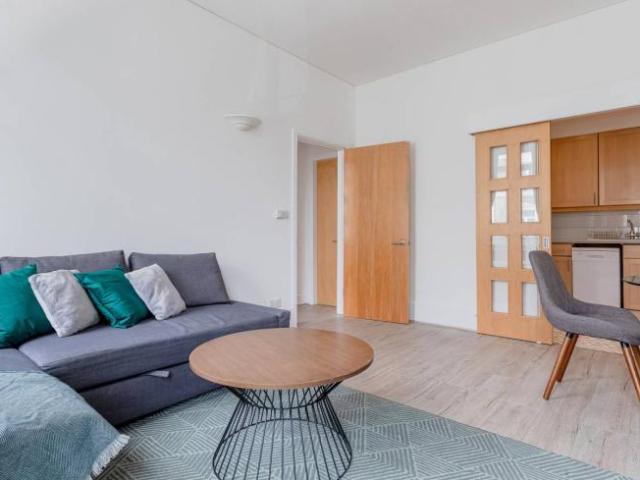 Apartment 1 Bedroom For Rent London London 4450 ELS101837986