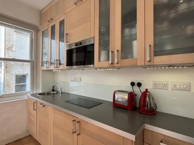 Apartment 1 Bedroom For Rent London London 4425 ELS101843705