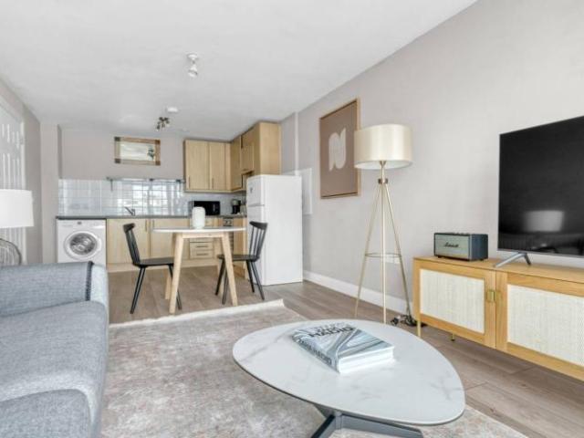 Apartment 1 Bedroom For Rent London London 5600 ES101854236