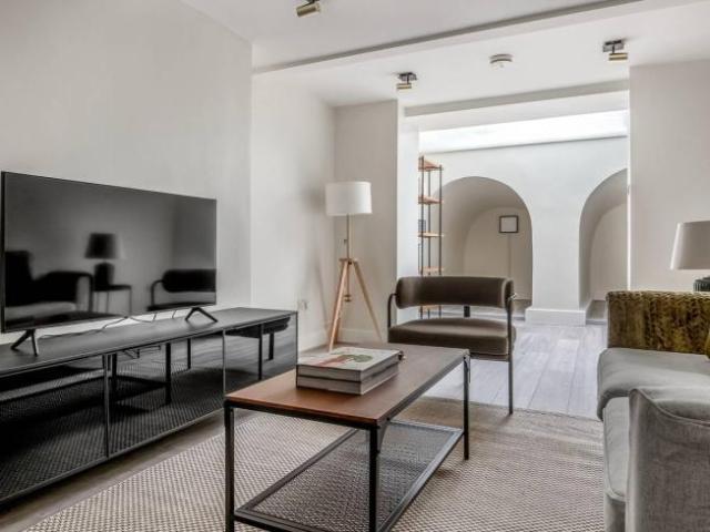 Apartment 1 Bedroom For Rent London London 7150 ELS95625670