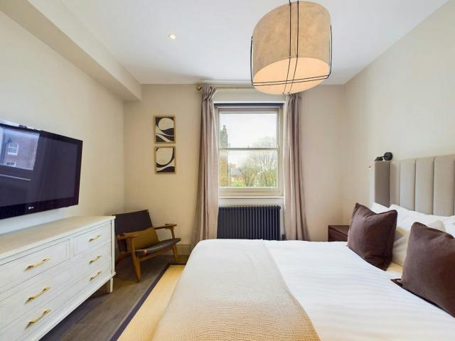 Apartment 1 Bedroom For Rent London London 7122 ELS81692204