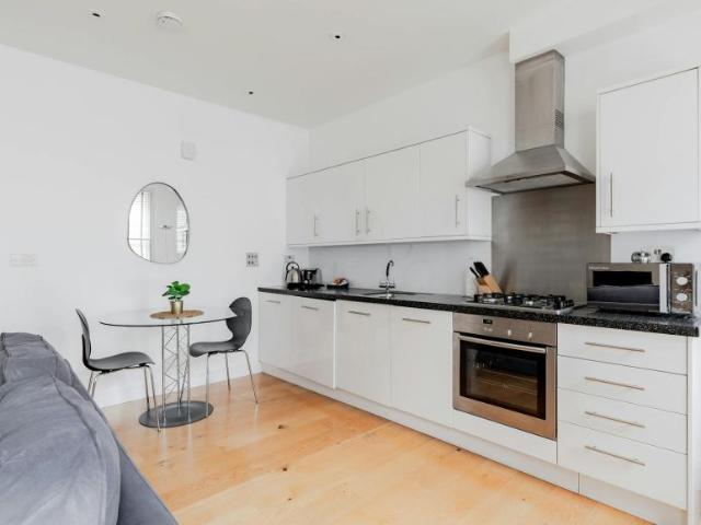 Apartment 1 Bedroom For Rent London London 7230 ELS102885035