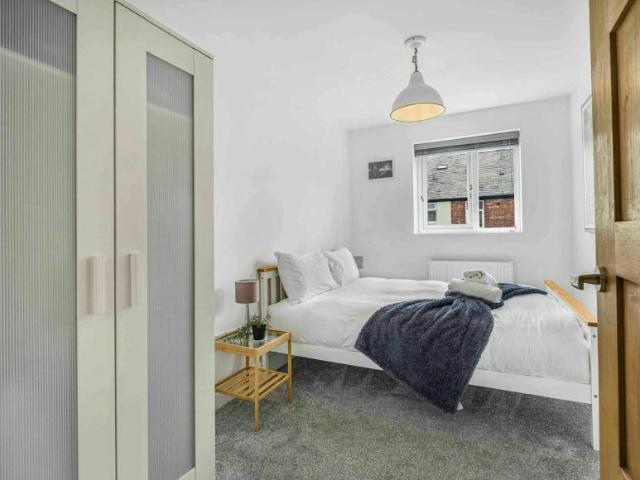Apartment 1 Bedroom For Rent Stretford Stretford 3400 ELS101587565