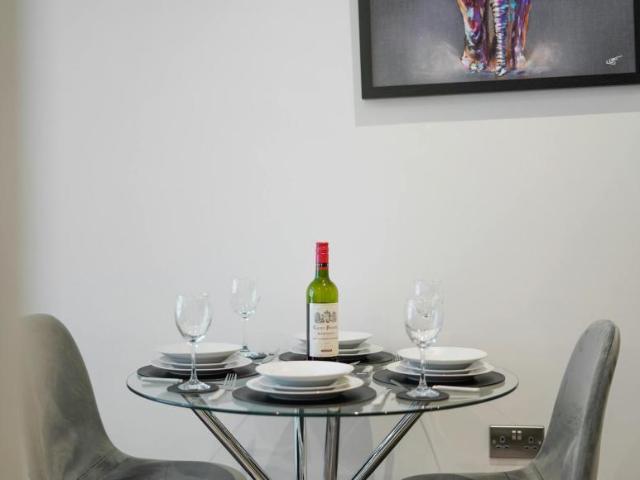 Apartment 1 Bedroom For Rent Slough Slough 2600 ELS101098166