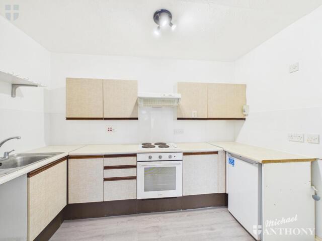 Apartment 1 Bedroom For Sale Aylesbury Buckinghamshire 65000 ES101675736