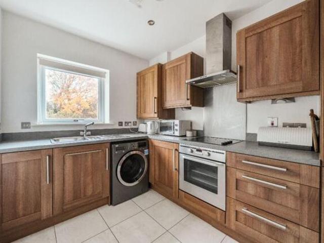 Apartment 1 Bedroom For Sale Addlestone Surrey 108000 ELS99774015