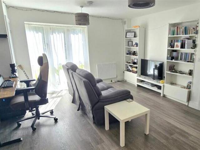 Apartment 1 Bedroom For Sale Bagshot Surrey 53750 ELS100787098