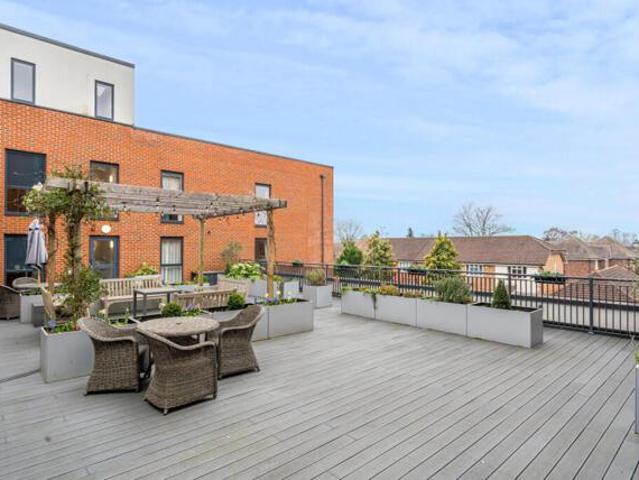 Apartment 1 Bedroom For Sale Cobham Surrey 395000 ELS101025258