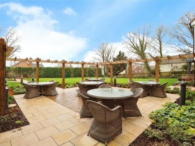 Apartment 1 Bedroom For Sale Hawkhurst Kent 355000 ES100456361
