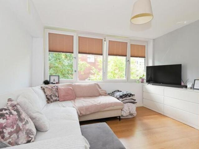 Apartment 1 Bedroom For Sale Leatherhead Surrey 213400 ES101676993