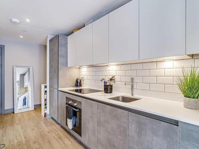 Apartment 1 Bedroom For Sale Surrey Greater London 270000 ES101701676