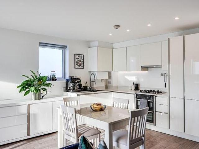 Apartment 1 Bedroom For Sale Surrey Surrey 310000 ES98545836