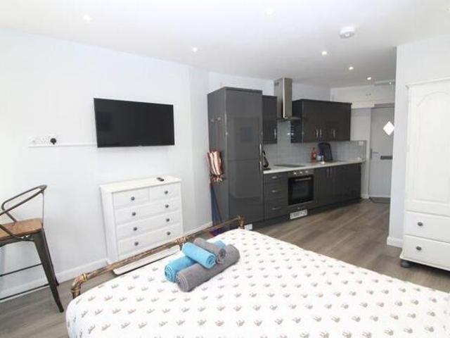 Apartment 1 Bedroom For Sale Swansea Swansea 66000 ES100540972