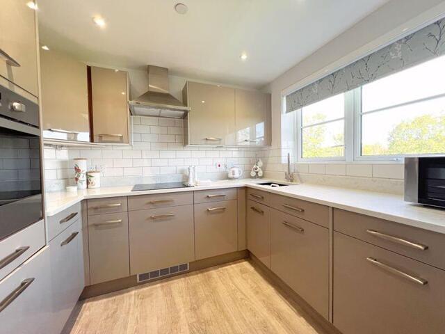 Apartment 1 Bedroom For Sale The Vale Of Glamorgan The Vale Of Glamorgan 399999 ES99840156