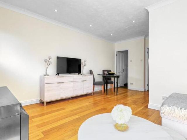 Apartment 1 Bedroom For Sale Ware Hertfordshire 200000 ES101316261