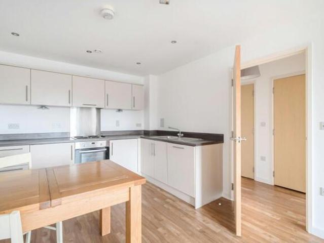 Apartment 1 Bedroom For Sale Woking Surrey 225000 ES99290073