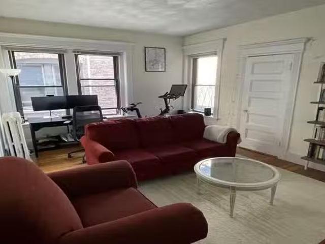 Apartment 1 bedrooms in Brookline