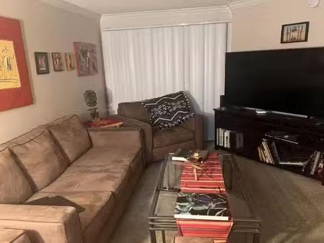 Apartment 1 bedrooms in Miracle Mile District