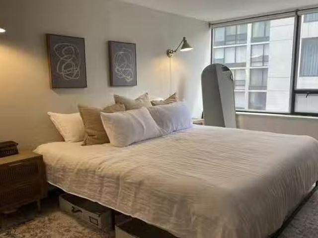 Apartment 1 bedrooms in Near North