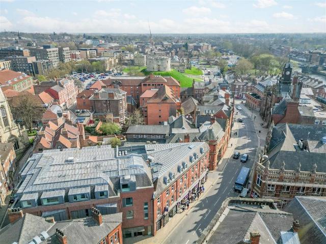 Apartment 20 Castle Chambers. 2 bed apartment to rent £1,800 pcm £415 pw