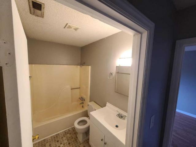 apartment 2 bedroom, Mayodan NC 27027 DS88528190