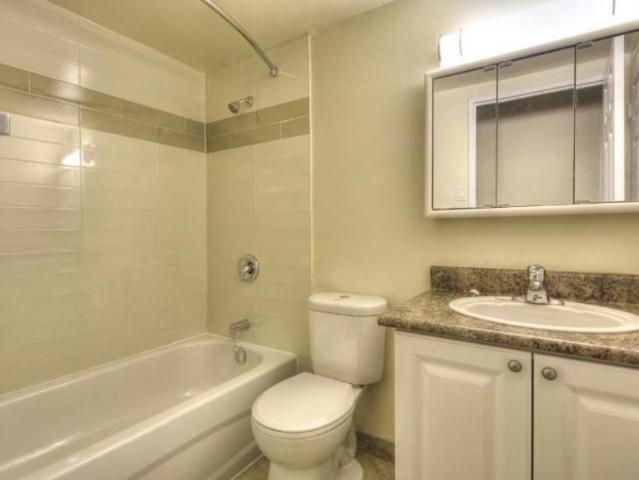 apartment 2 bedroom, Burlington ON L7T 3Z5 DS89032066