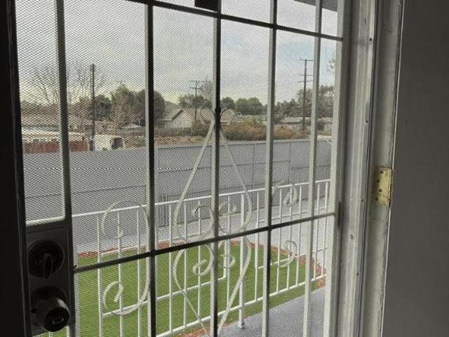 apartment 2 bedroom, Compton CA 90221 DS87152246
