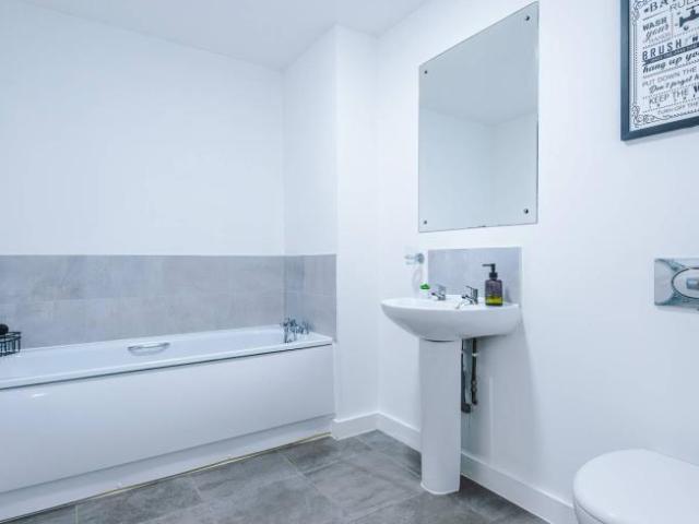 Apartment 2 Bedroom For Rent Manchester Manchester 3000 ELS101848765