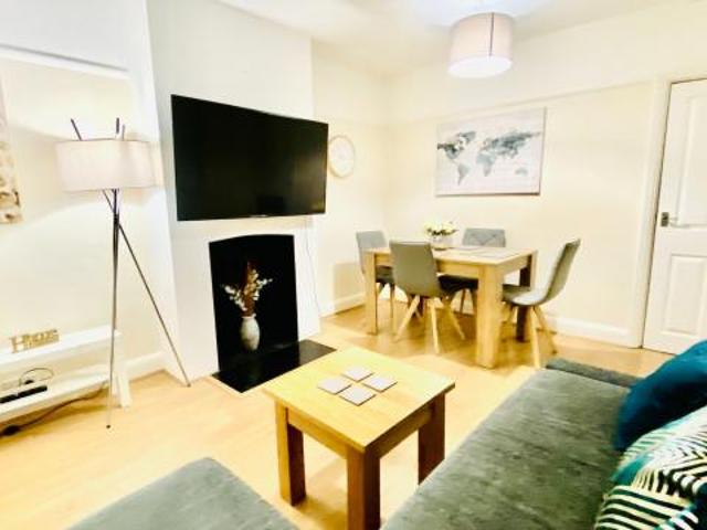 Apartment 2 Bedroom For Rent Ashford Ashford 4000 ES67545755