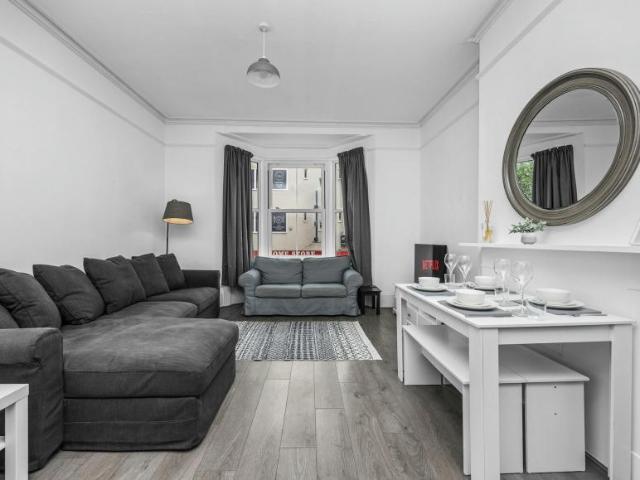 Apartment 2 Bedroom For Rent Brighton Brighton 4500 ELS81582399