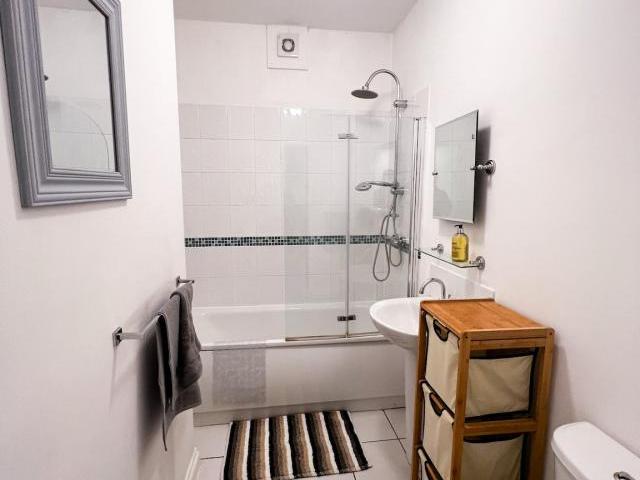 Apartment 2 Bedroom For Rent Bristol Bristol 3800 ES67545780