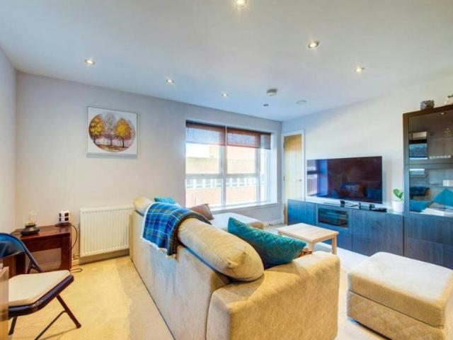 Apartment 2 Bedroom For Rent Edinburgh Edinburgh 5240 ES103092297