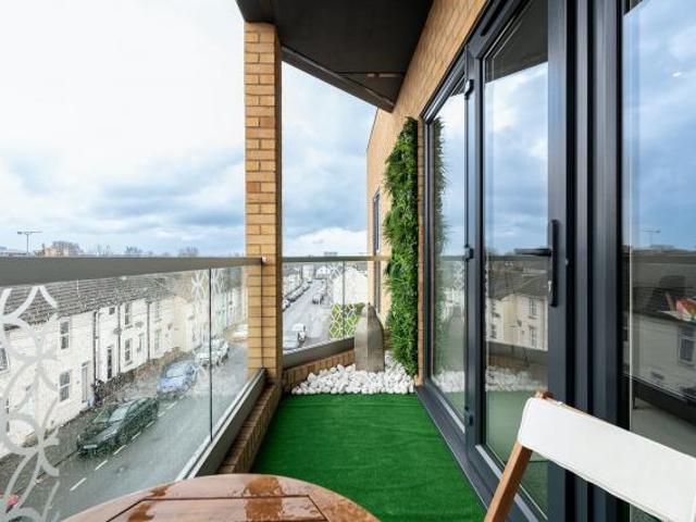 Apartment 2 Bedroom For Rent Gillingham Gillingham 3000 ELS66932197