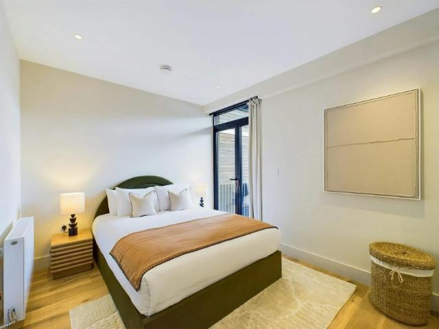 Apartment 2 Bedroom For Rent London London 10803 ES89296338