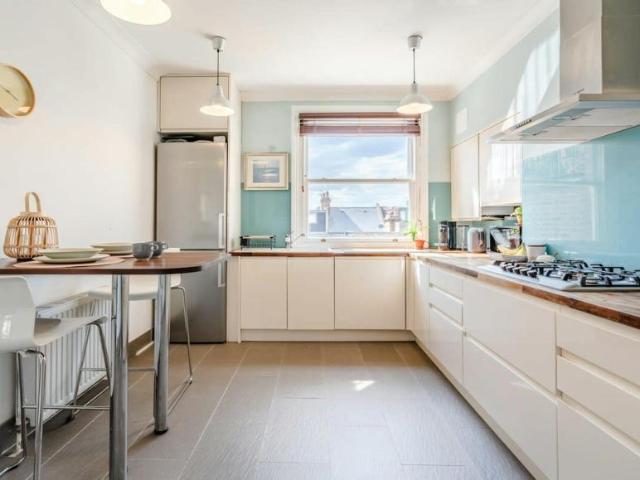 Apartment 2 Bedroom For Rent London London 10949 ES93562002
