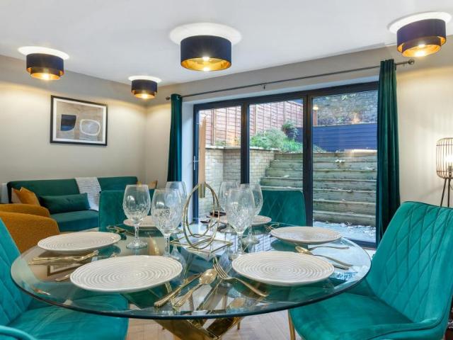 Apartment 2 Bedroom For Rent London London 13997 ES73598571