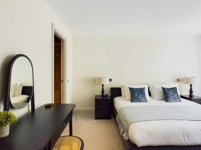 Apartment 2 Bedroom For Rent London London 19929 ES92968361