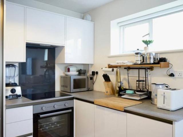 Apartment 2 Bedroom For Rent London London 2434 ELS98295558