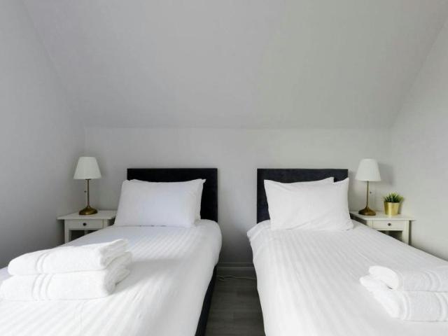 Apartment 2 Bedroom For Rent London London 2739 ES101588012