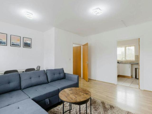 Apartment 2 Bedroom For Rent London London 2830 ES102661526