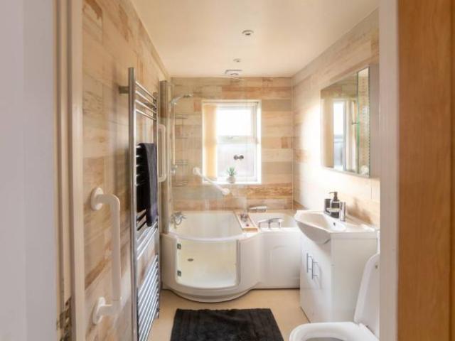 Apartment 2 Bedroom For Rent London London 3090 ELS99682007