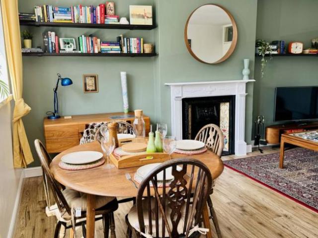 Apartment 2 Bedroom For Rent London London 3100 ELS95986170