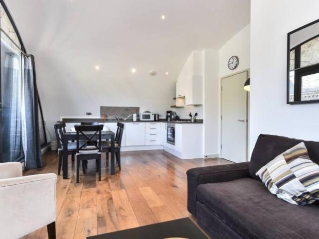 Apartment 2 Bedroom For Rent London London 3200 ELS101771567