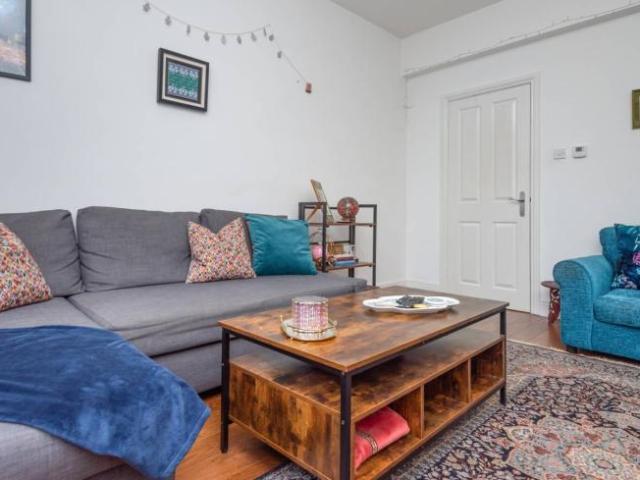 Apartment 2 Bedroom For Rent London London 3208 ES100089301