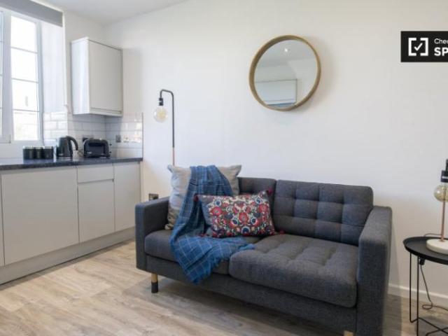 Apartment 2 Bedroom For Rent London London 3225 ELS101836160