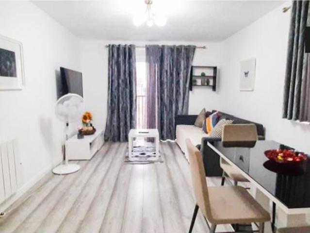 Apartment 2 Bedroom For Rent London London 3300 ELS93973967